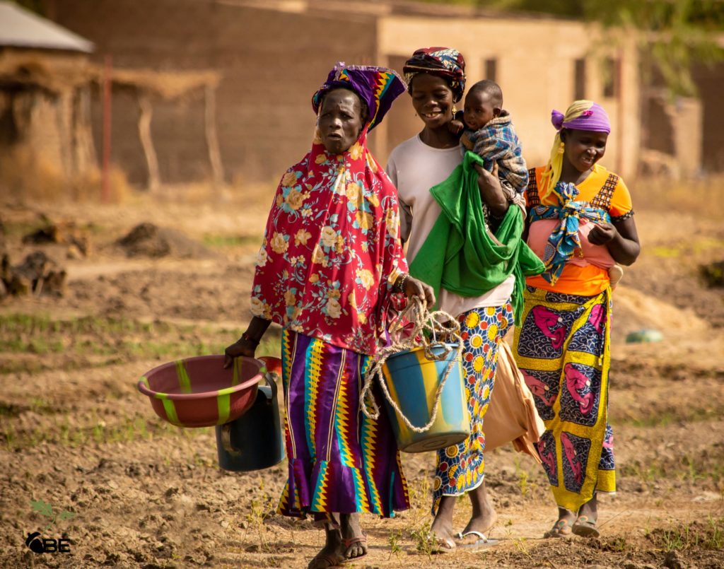 Understanding Community – BE the Beautiful Life